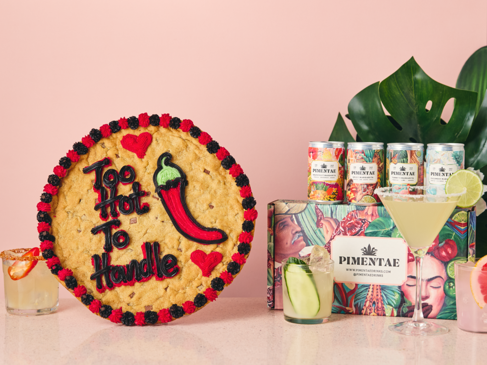 ROUND Pimentae gift box and Giant Cookie bundle Giant Cookies